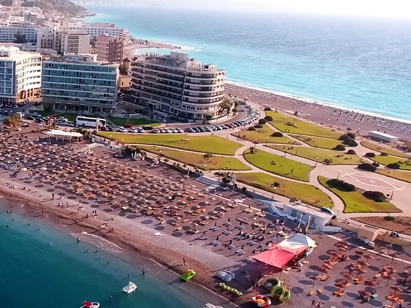 Discover Rhodes Island: Top Dining Spots and Street Food Delights