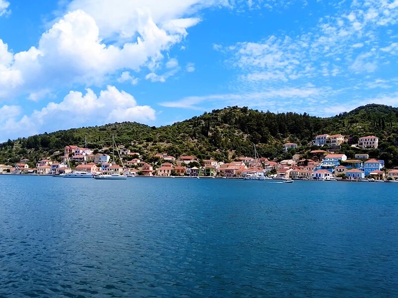 Top Nightlife Spots in Vathi Town: Must-Visit Bars and Clubs